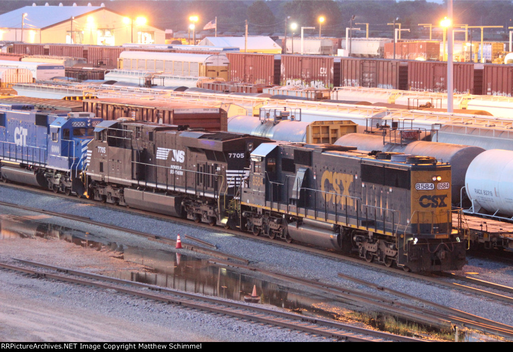 CSX 8584 & NS 7705